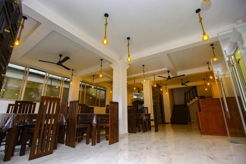 Home - Sakura Surf Lanka Hotel & Restaurant